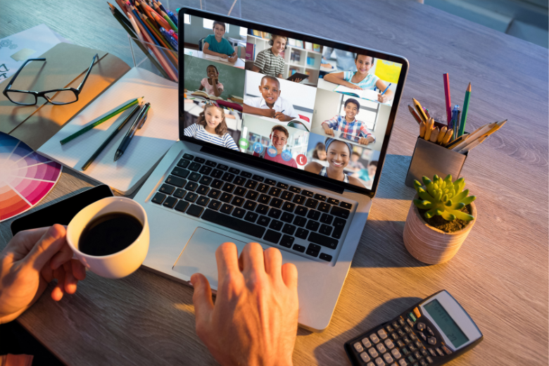 Back to School, the Smart Way: Flexible Online Learning with Minerva ...